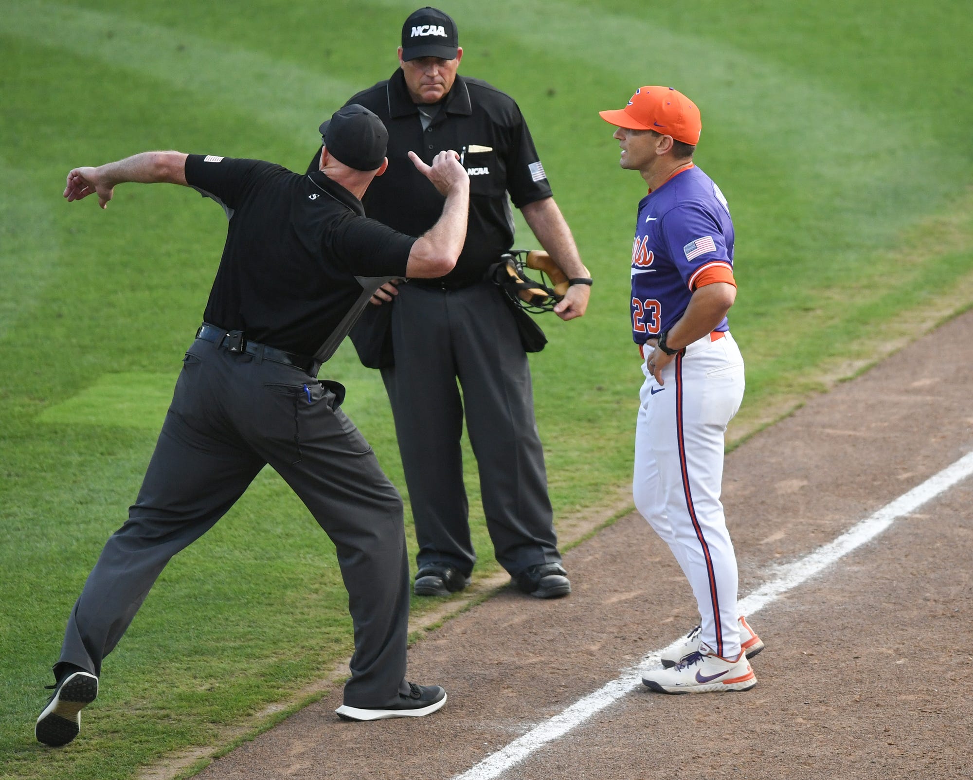 Clemson's Erik Bakich criticizes CWS umpires who ejected Coastal ...