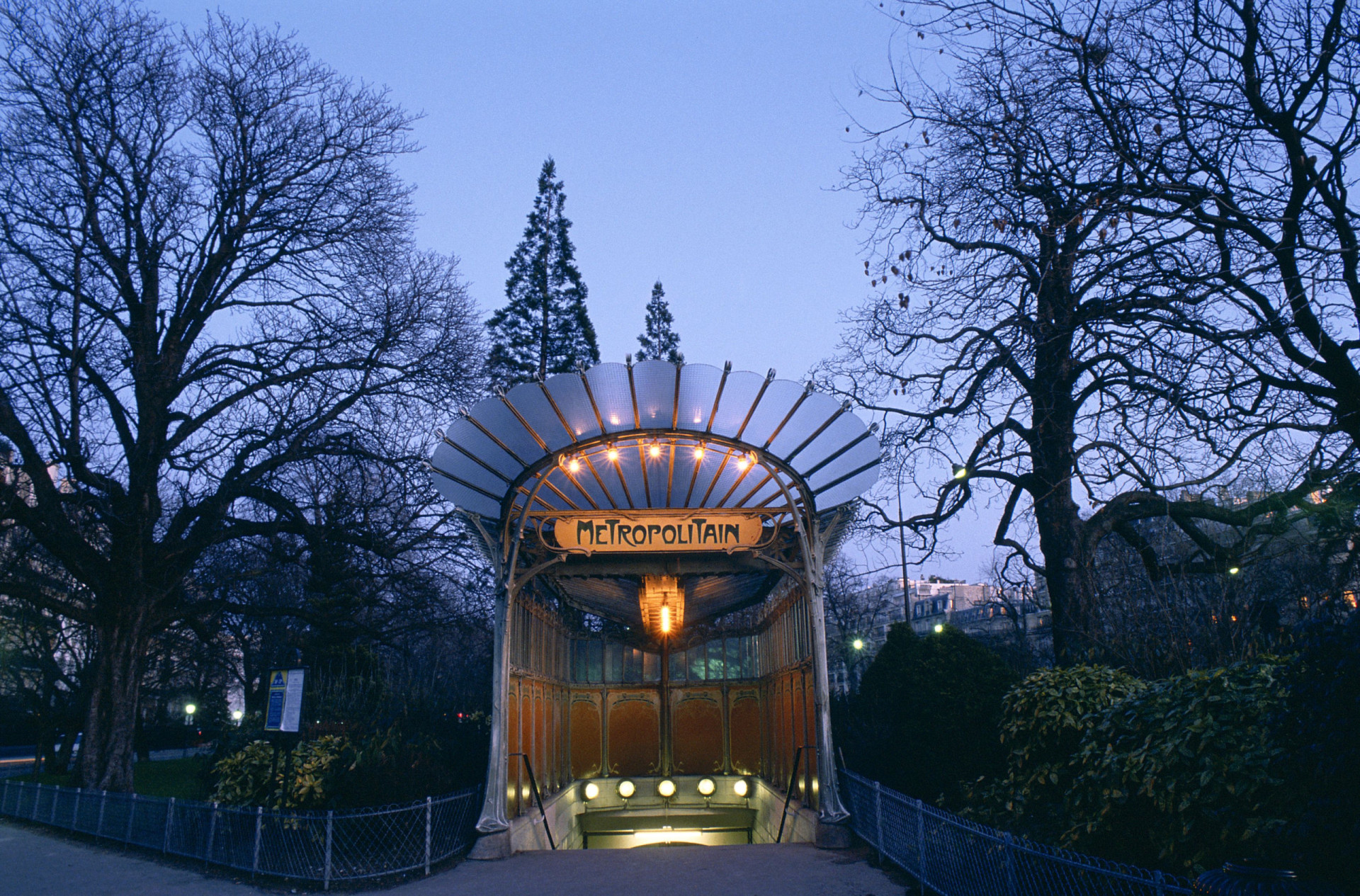Faszinierende Dinge über die Pariser Metro, die Sie wahrscheinlich noch ...