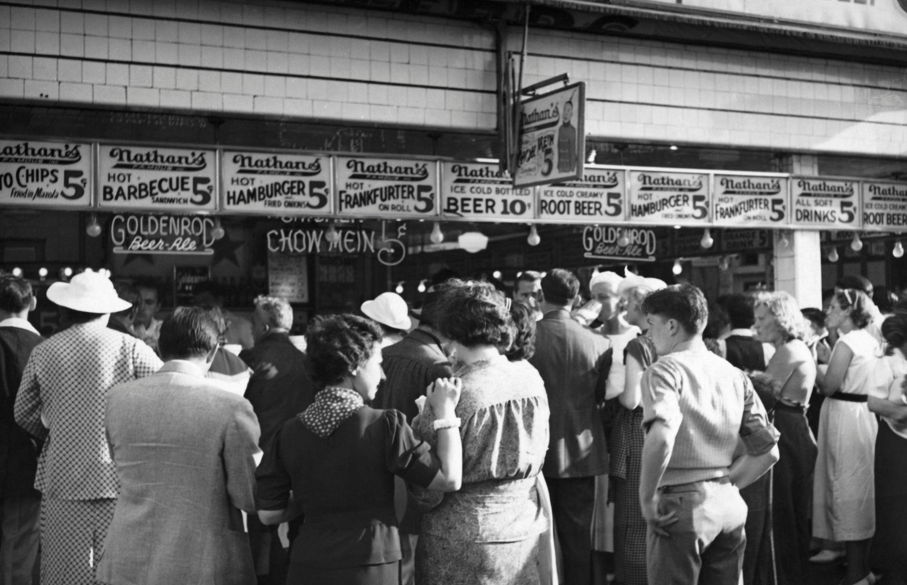 Retro historic photos of fast food through the years