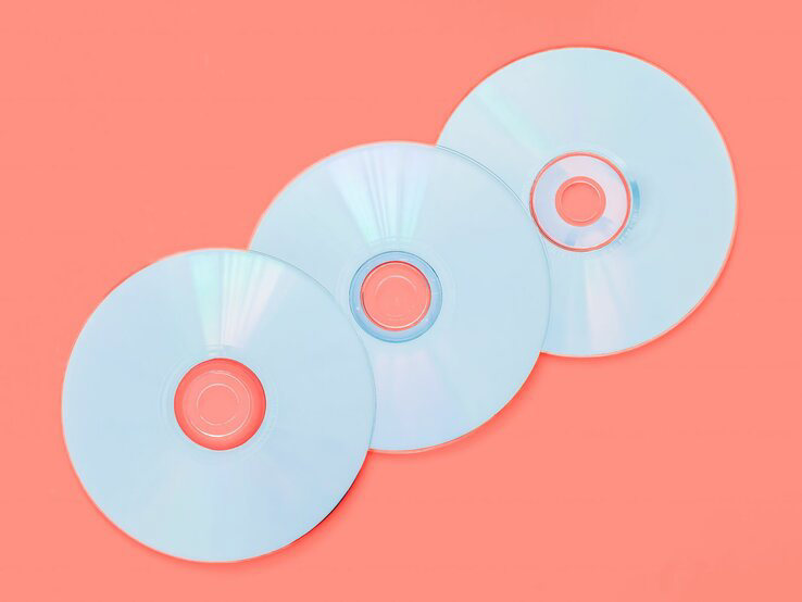 Mit CDs basteln: 3 geniale Sommer-DIY-Ideen für Haus und Garten Mit CDs basteln: 3 geniale Sommer-DIY-Ideen für Haus und Garten