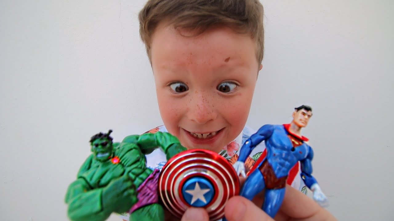 Surprising my little brother with toys *PRANK*