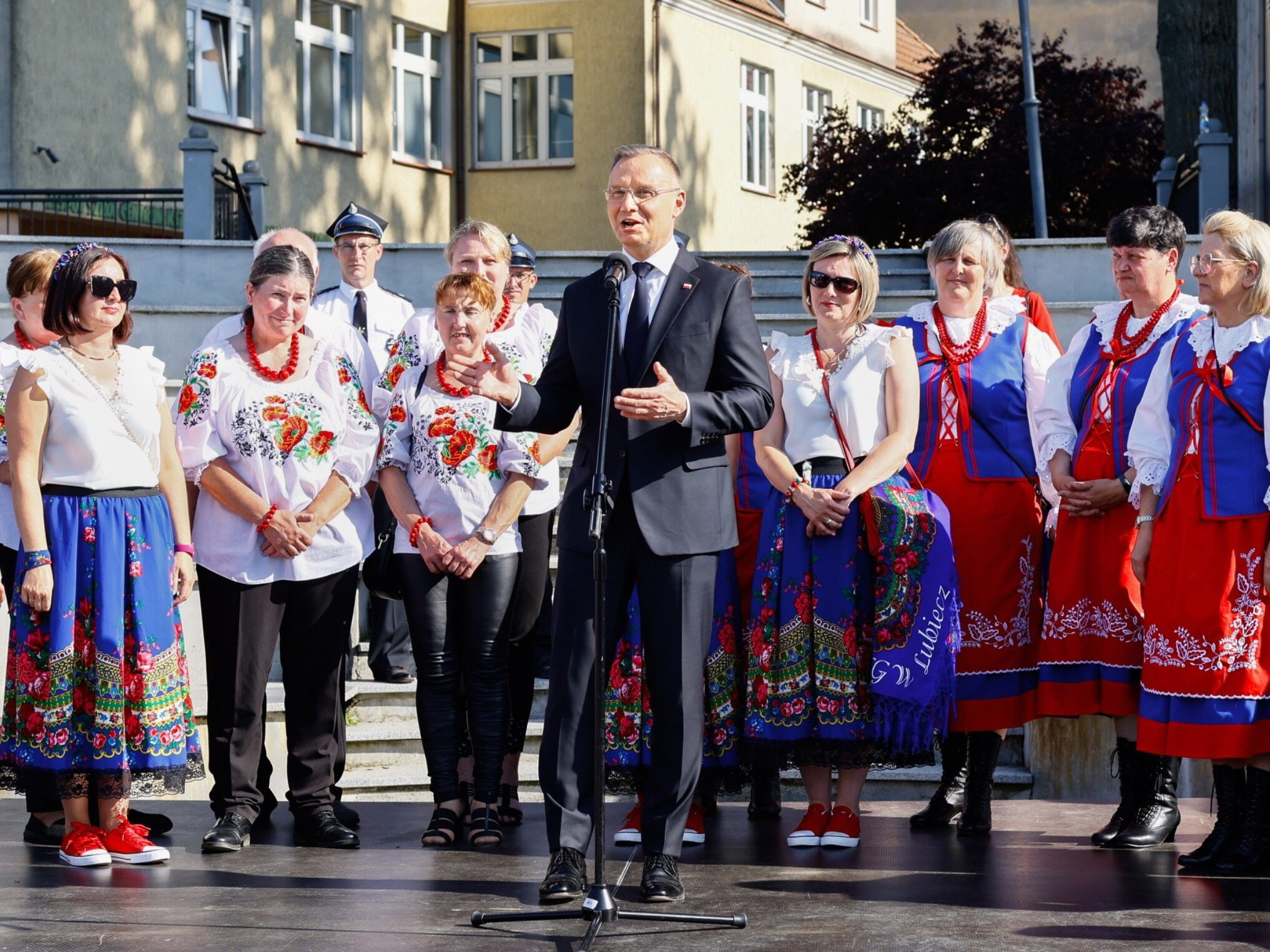 Premier kpi ze słów Dudy, Mastalerek kontratakuje. „Tusk znów okazał ... Premier kpi ze słów Dudy, Mastalerek kontratakuje. „Tusk znów okazał ...