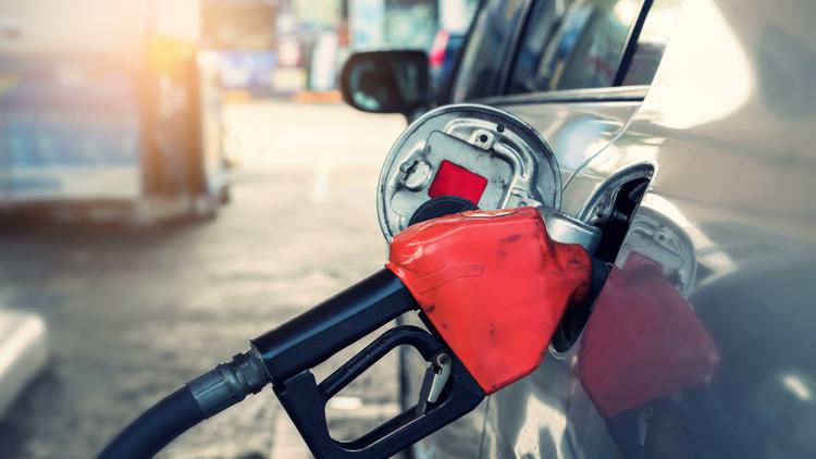 Michigan gas prices drop to lowest level since April, AAA says