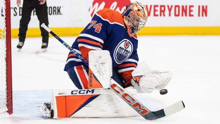 Oilers Notebook: Stuart Skinner returns for Game 3 in unique situation