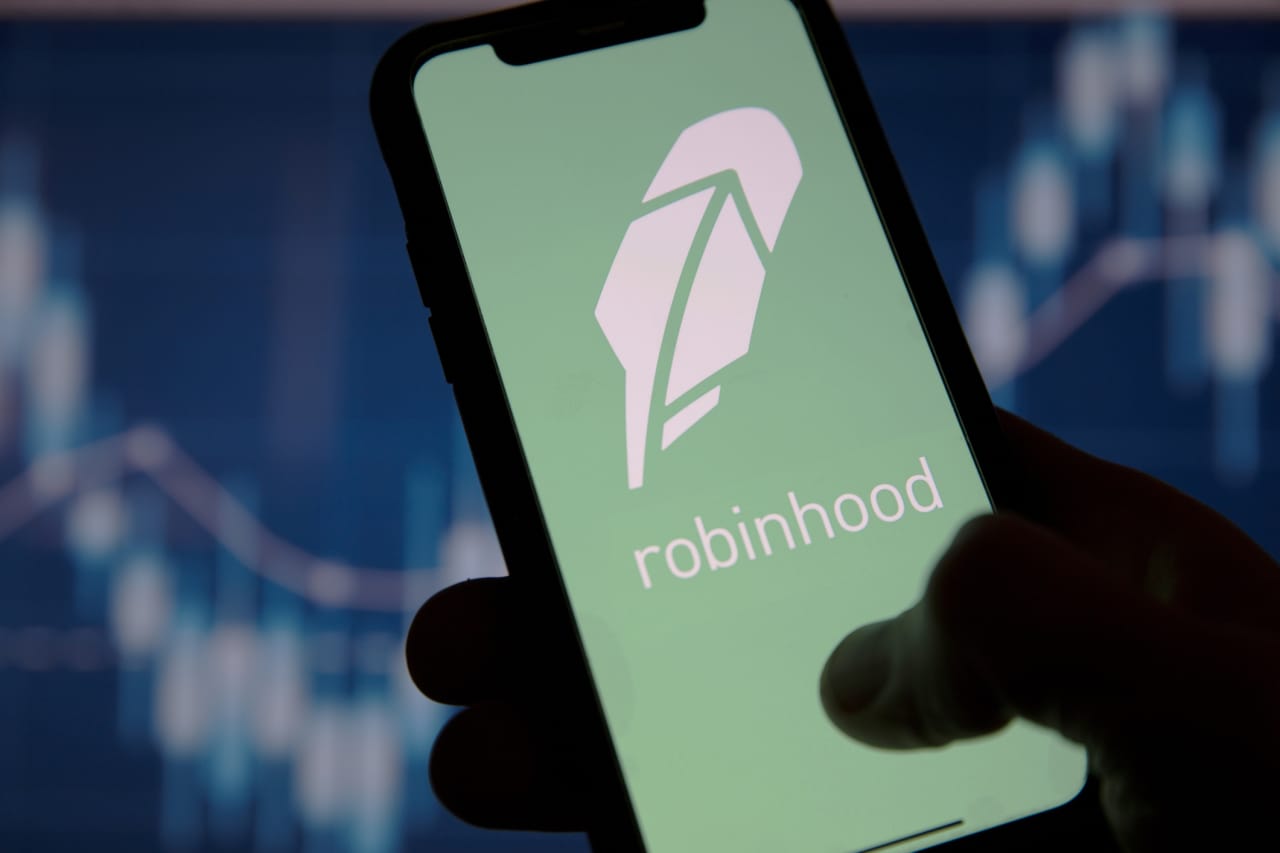 Robinhood, Other Financial Stocks Plunge Amid Market Slump