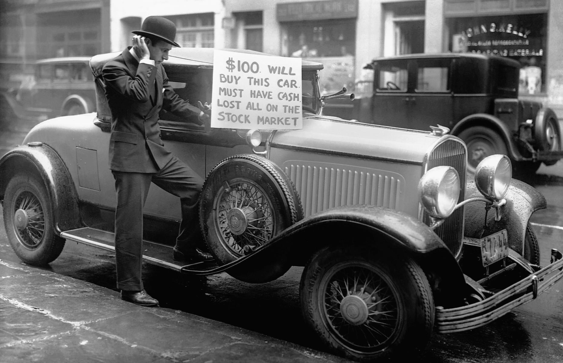 Remarkable photos that reveal the reality of the Roaring Twenties