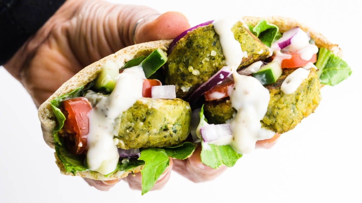 Ditch the Bread: 17 Low-Carb Sandwich Hacks for a Healthier Lunch