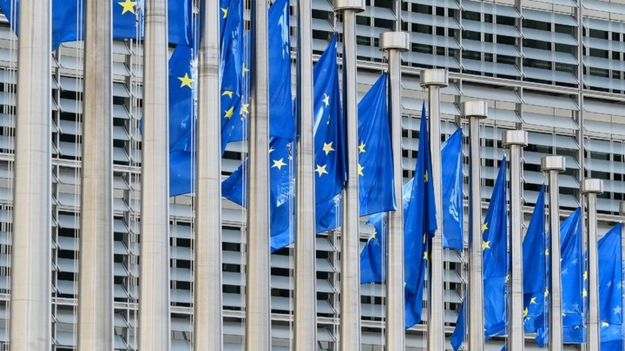 Πρόστιμα 500 εκατ. σε Apple και 200 εκατ. ευρώ σε Meta από την Κομισιόν ...
