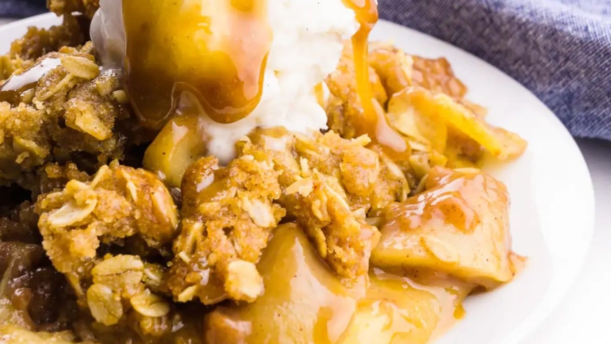 Crumble, Cobbler & Crisp: 14 Cozy Desserts Straight from the Past