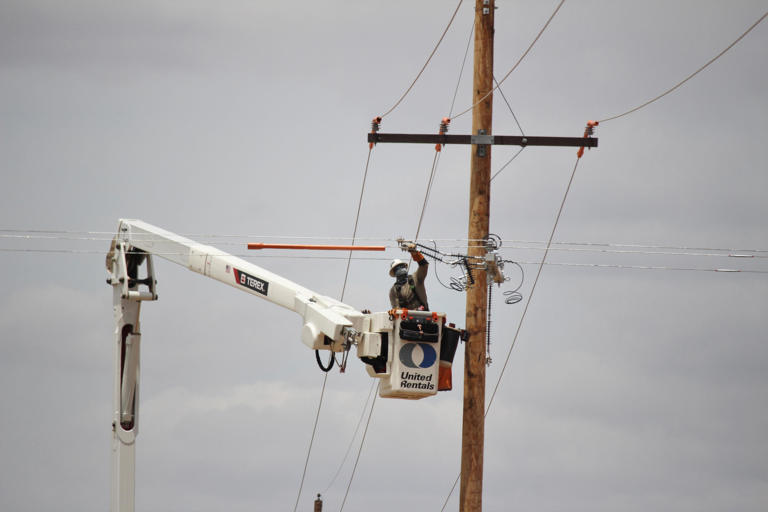 Xcel Energy considering power shutoffs in West Texas due to fire, wind ...