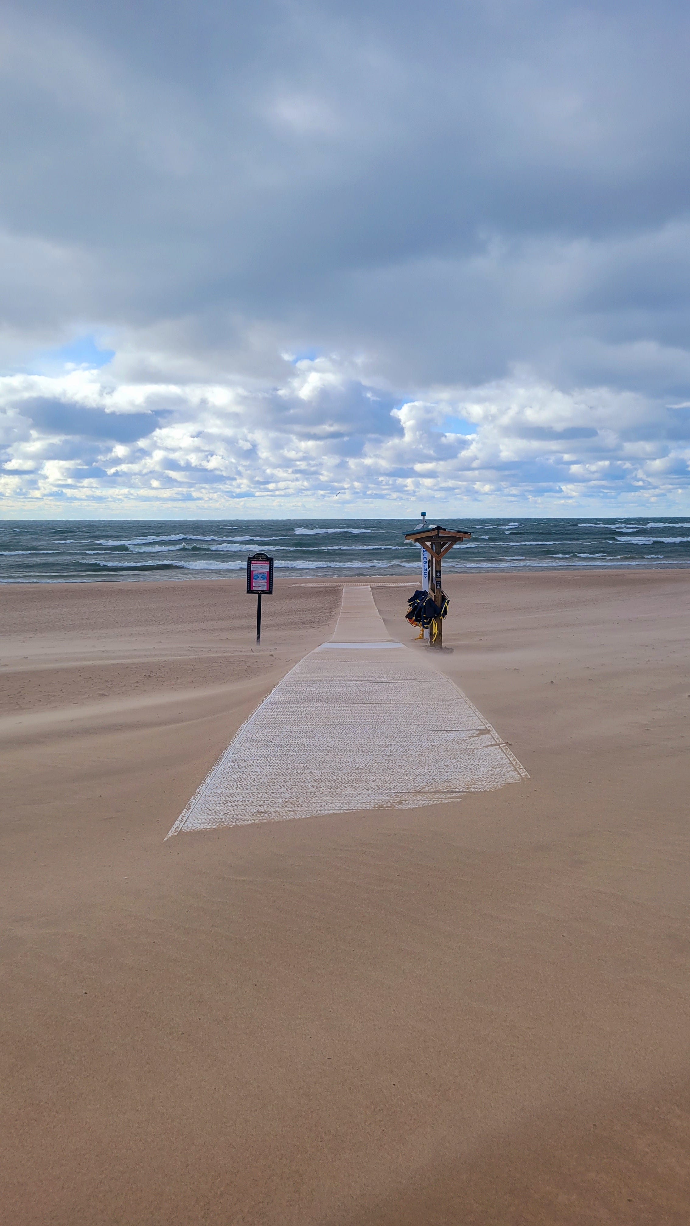 Is it safe to swim at the beach? How to check E. coli levels in Michigan