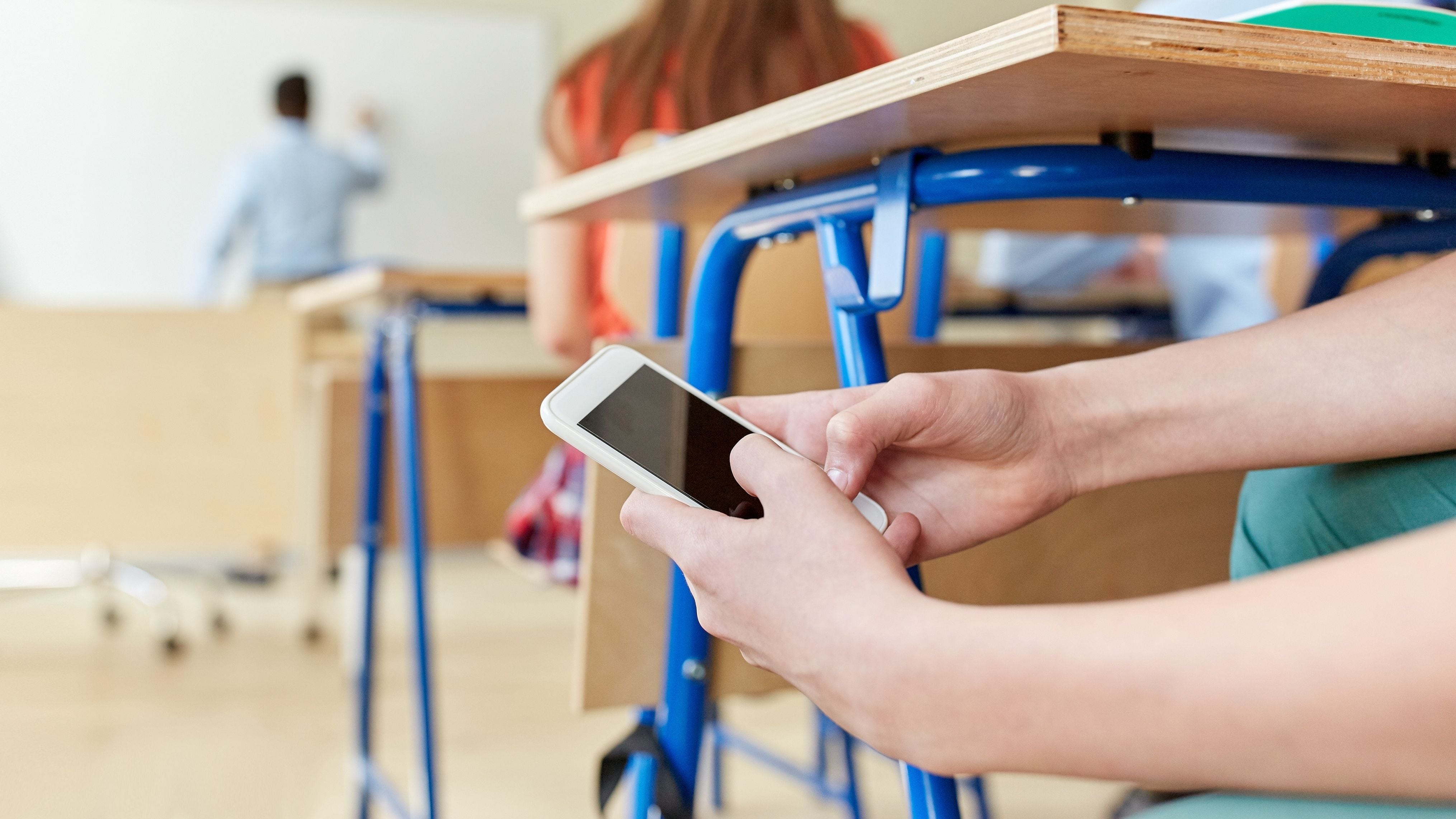 Bill that would limit student’s access to cell phones in school takes ...