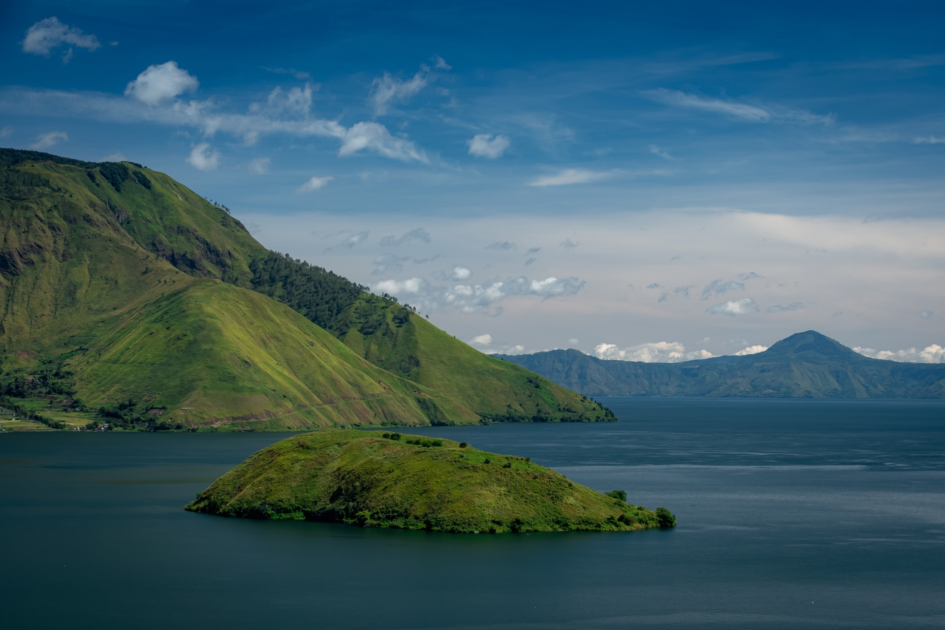 Islands inside islands: Impressive recursive islands around the world