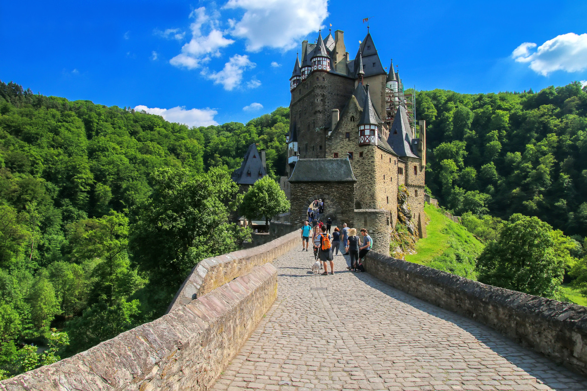Breathtaking castles that look straight out of a fairy tale