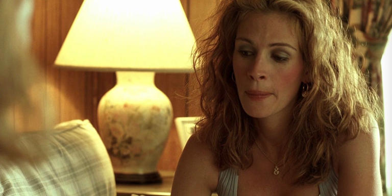 12 Biggest Changes Julia Roberts' Erin Brockovich Makes To The True Story 12 Biggest Changes Julia Roberts' Erin Brockovich Makes To The True Story