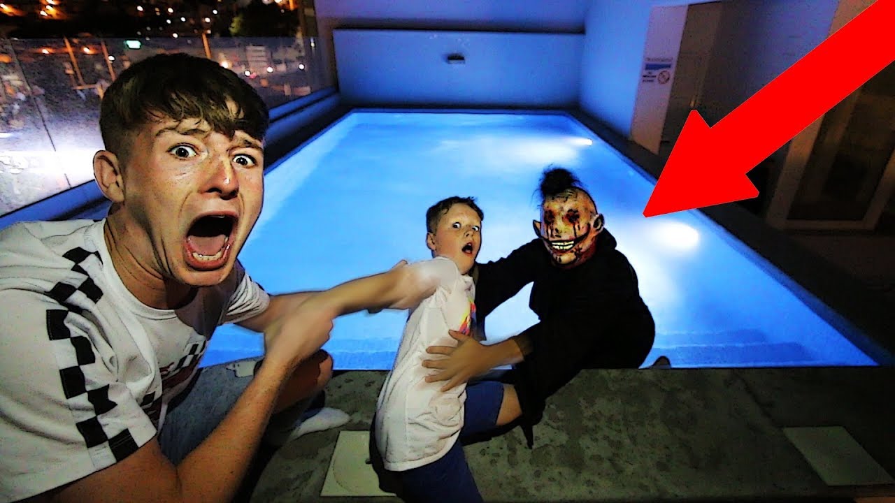SCARY MONSTER INVADES OUR SWIMMING POOL AT 12AM!