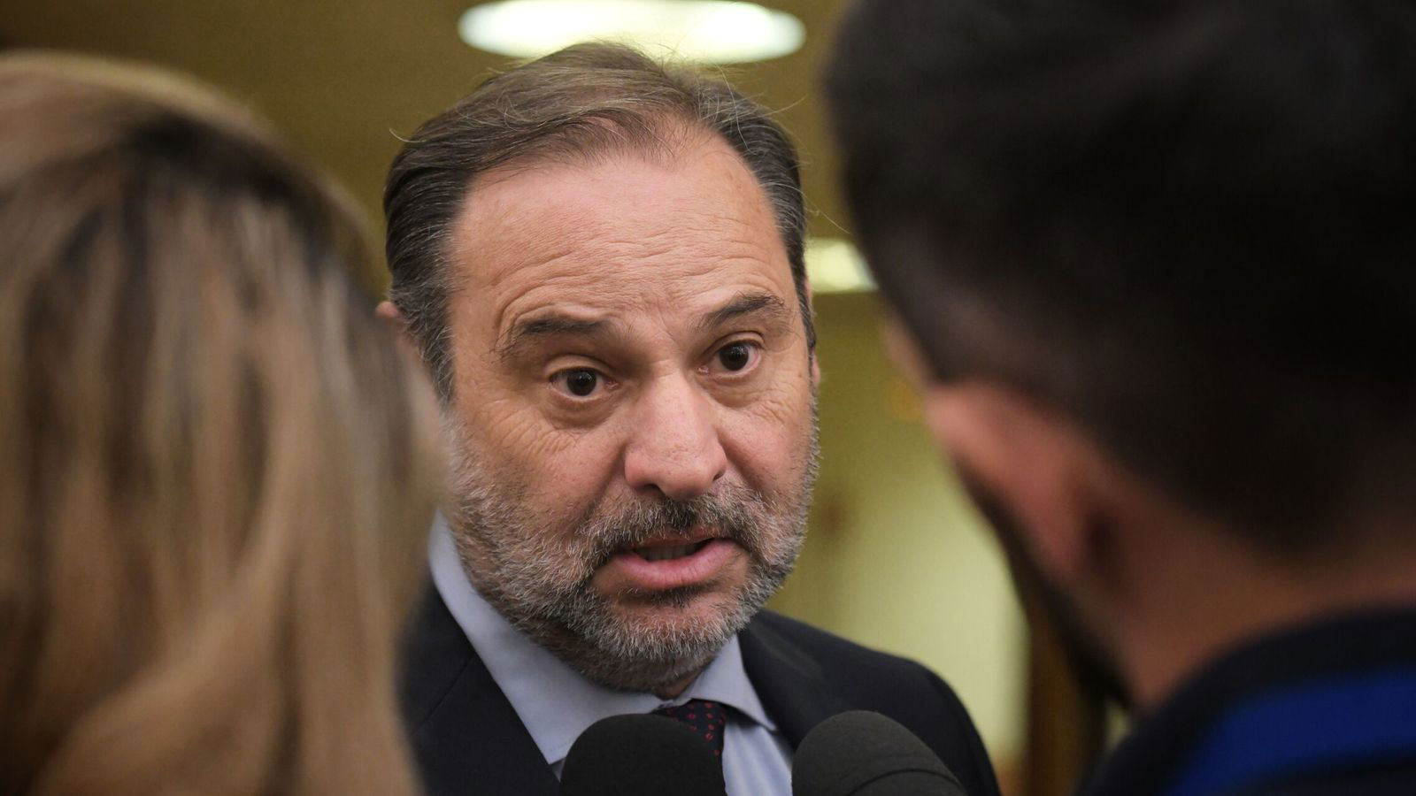 Ábalos pregunta al Gobierno si miembros de las Fuerzas de Seguridad le ... Ábalos pregunta al Gobierno si miembros de las Fuerzas de Seguridad le ...
