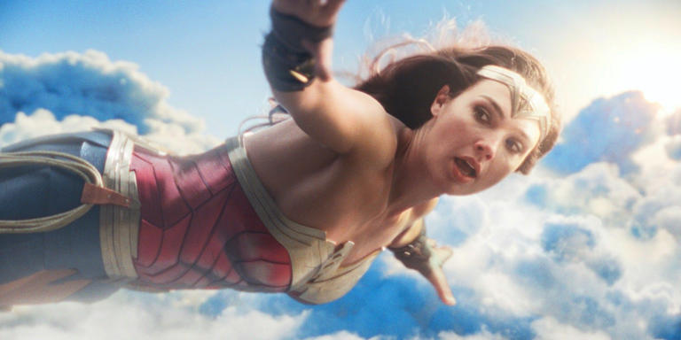 How Real Life Inspired Wonder Woman 1984's Fantastic Invisible Jet