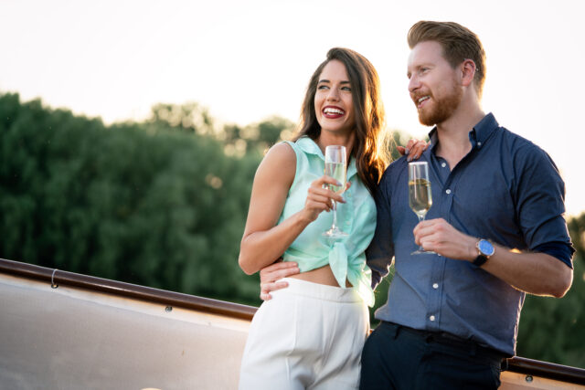 16 Traits Of Men Who Easily Win Women Over Without Even Trying