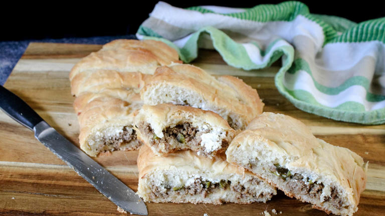 Delicious stuffed bread with a Tex-Mex flavor - beef & green chile ...