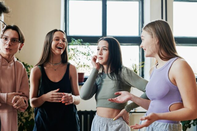 14 Signs You’re Secretly the Difficult One in Your Friend Group