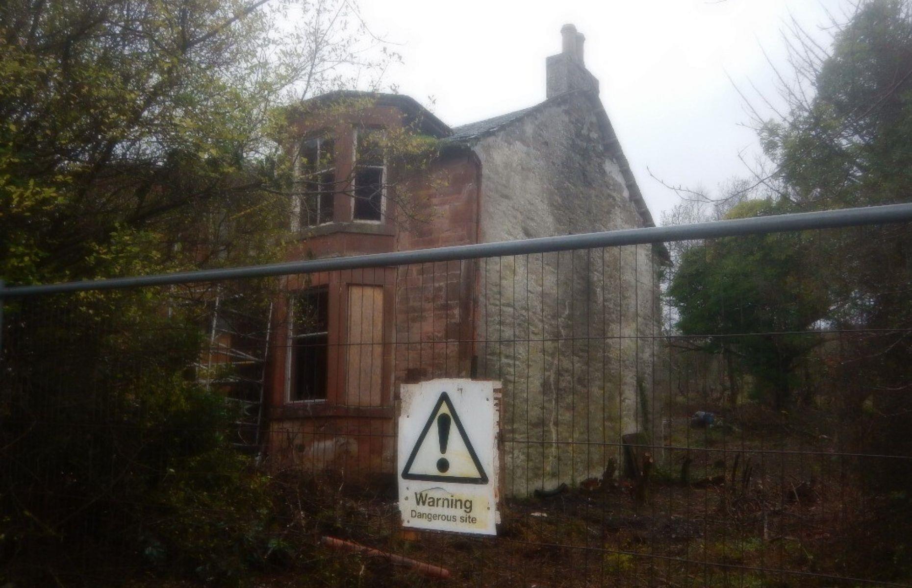 How This Couple Turned A Ruined Mansion Into A Beautiful Home