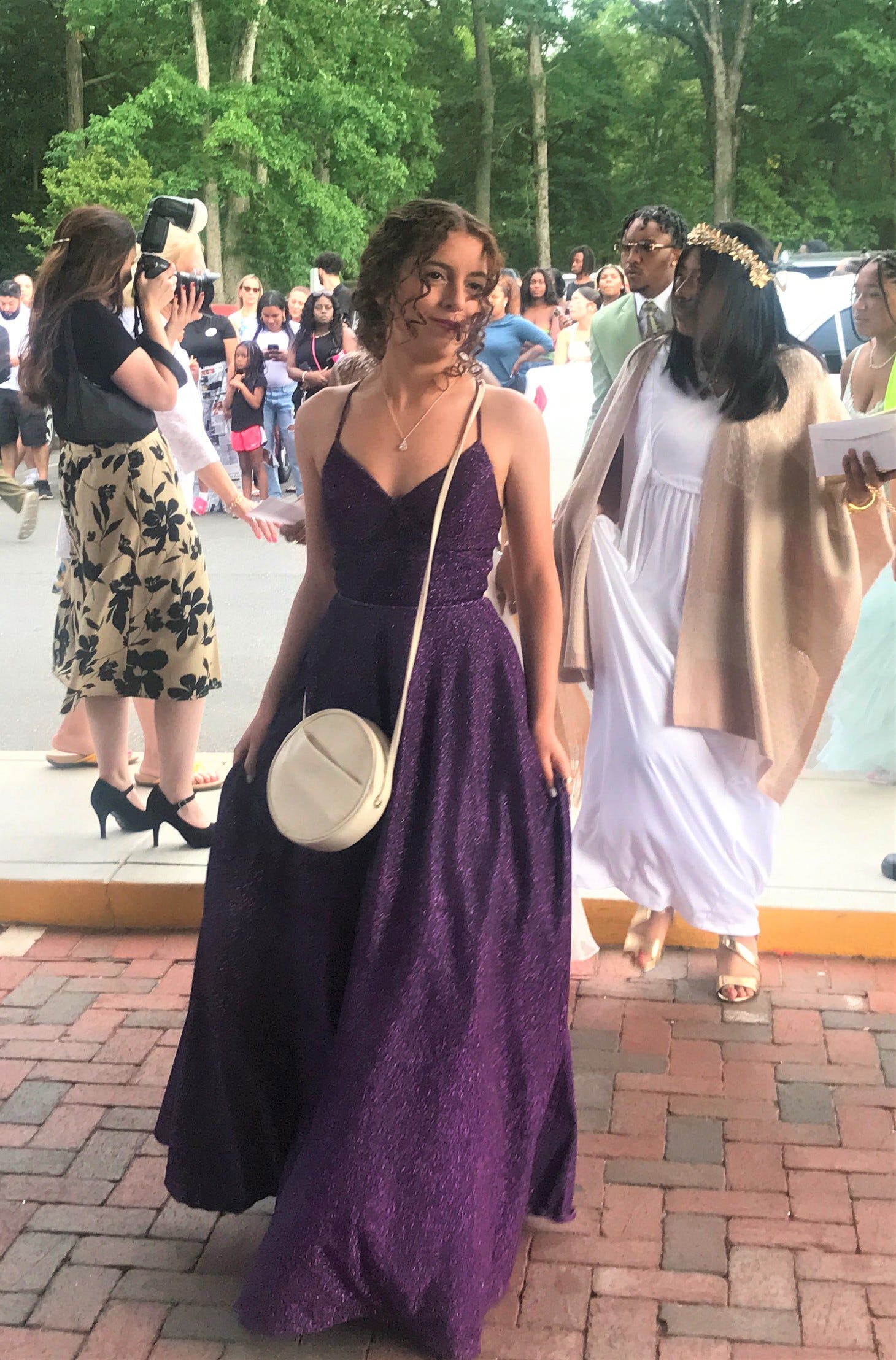 Most popular prom dress color varies by state. What NJ teens are ...