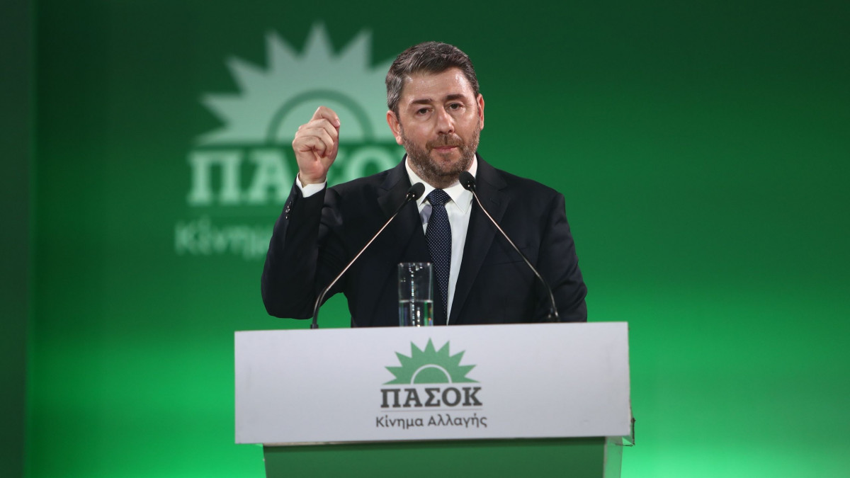 Αντεπίθεση ΠΑΣΟΚ με εκδήλωση επανεκκίνησης την Κυριακή