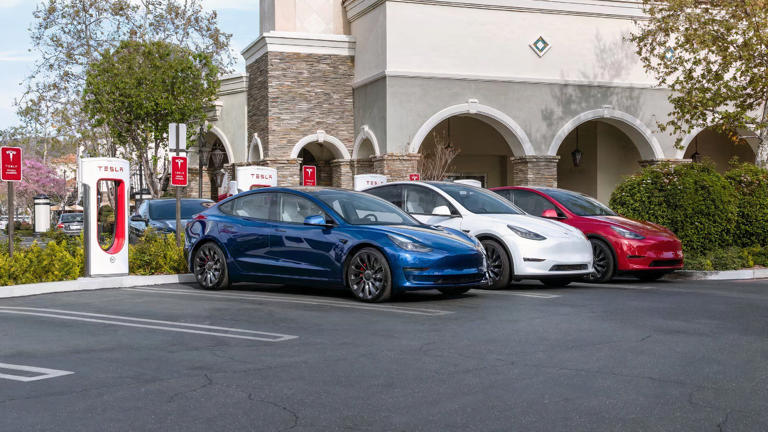 Every Tesla Model Ranked By 0-60 MPH Performance