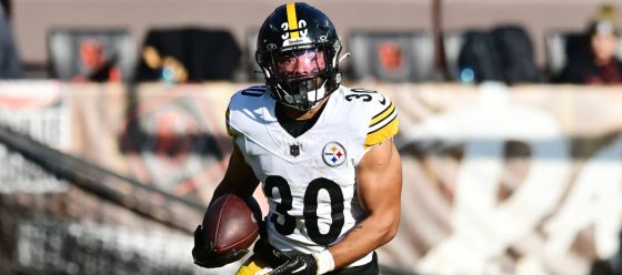 Fantasy Football Outlook: Jaylen Warren, DJ Moore, Dylan Sampson