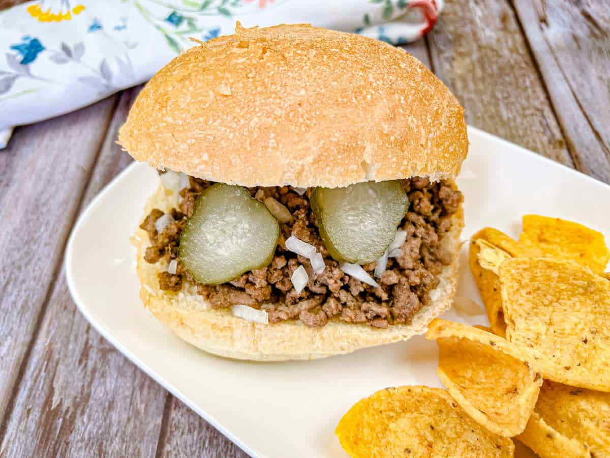 Fast Food Reinvented: 11 Copycat Recipes That Beat the Drive-Thru Fast Food Reinvented: 11 Copycat Recipes That Beat the Drive-Thru