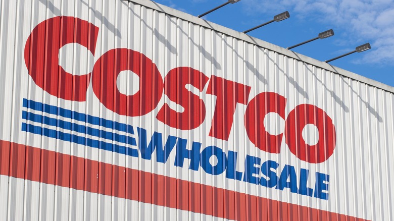 What It Was Like To Shop At The First Costco