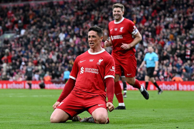Fernando Torres continues to show where his priorities lie with ... Fernando Torres continues to show where his priorities lie with ...