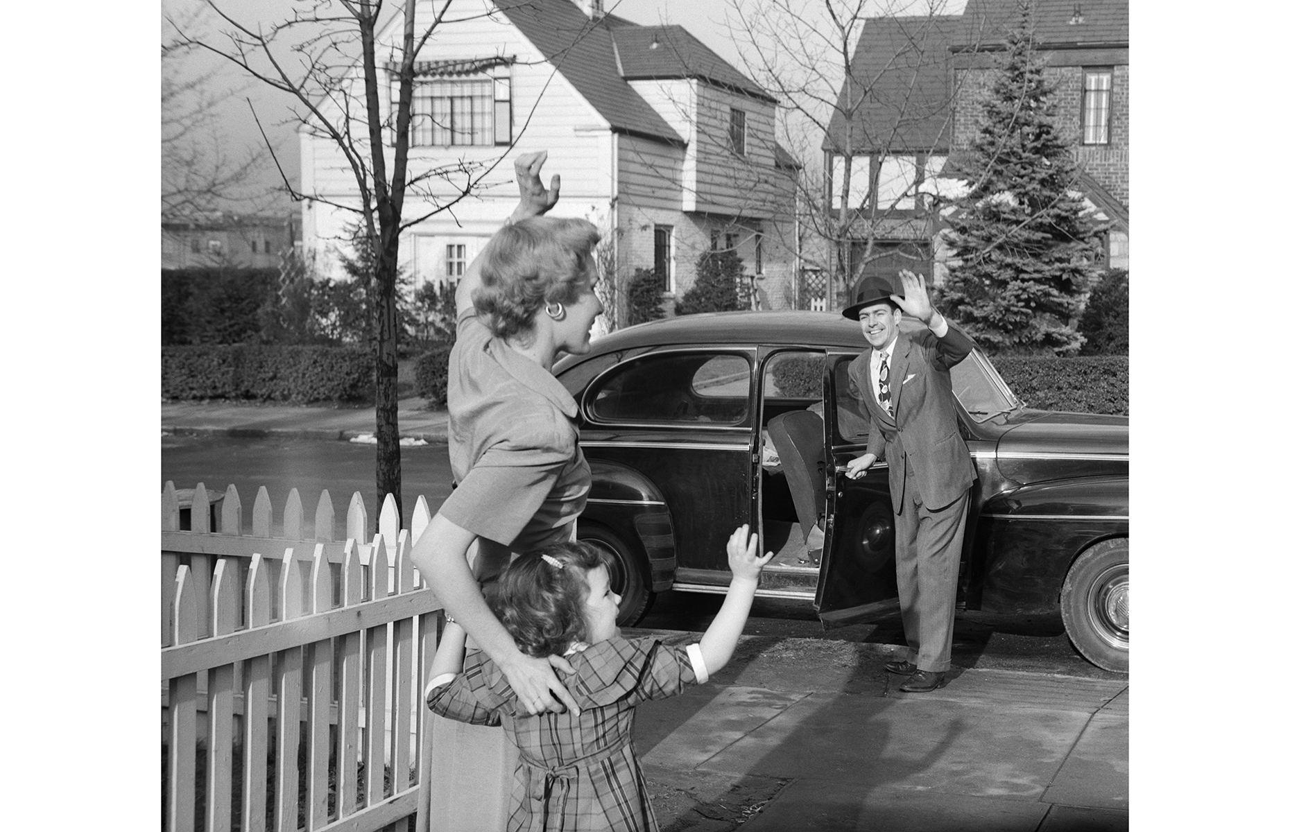 The Grit And Glamor Of 1950s America Revealed In Rare Vintage Photos