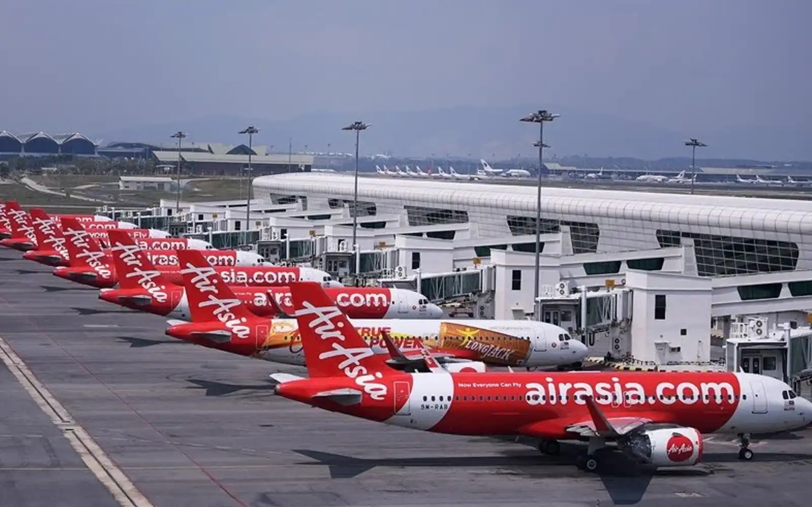 AirAsia to shift domestic operations from Subang to KLIA Terminal 2