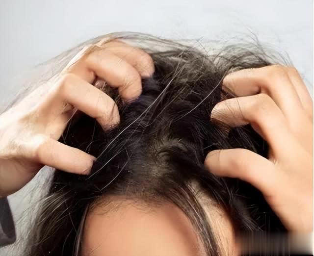 人能活多久看头发就知道？医生：寿命长的人，头发会有这些特征