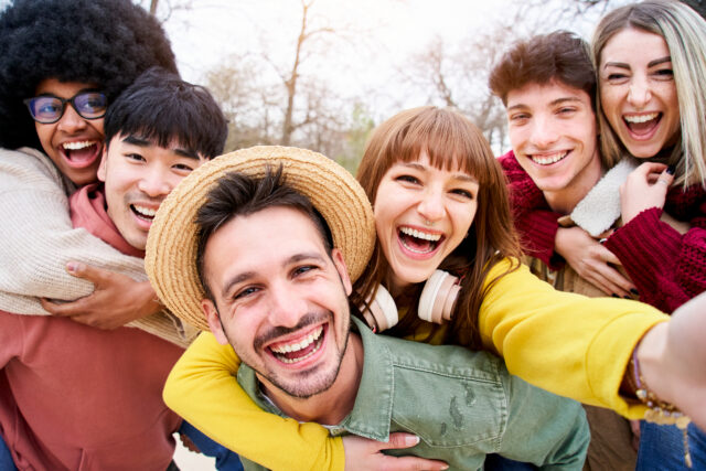 Effortlessly Cool People Tend to Share These 16 Personality Traits
