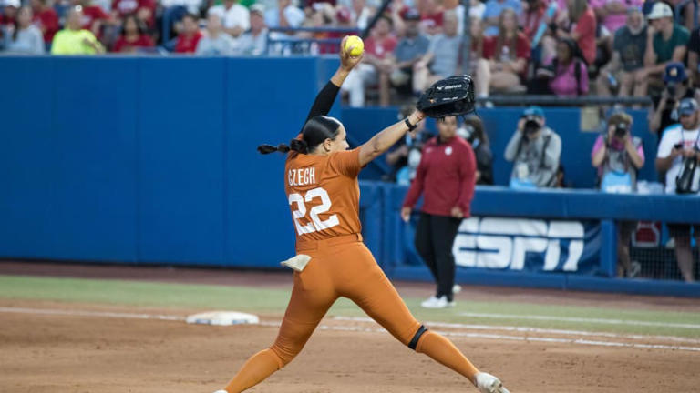 Texas Longhorns Softballs Wcws Hopes End At Hands Of Rival Oklahoma