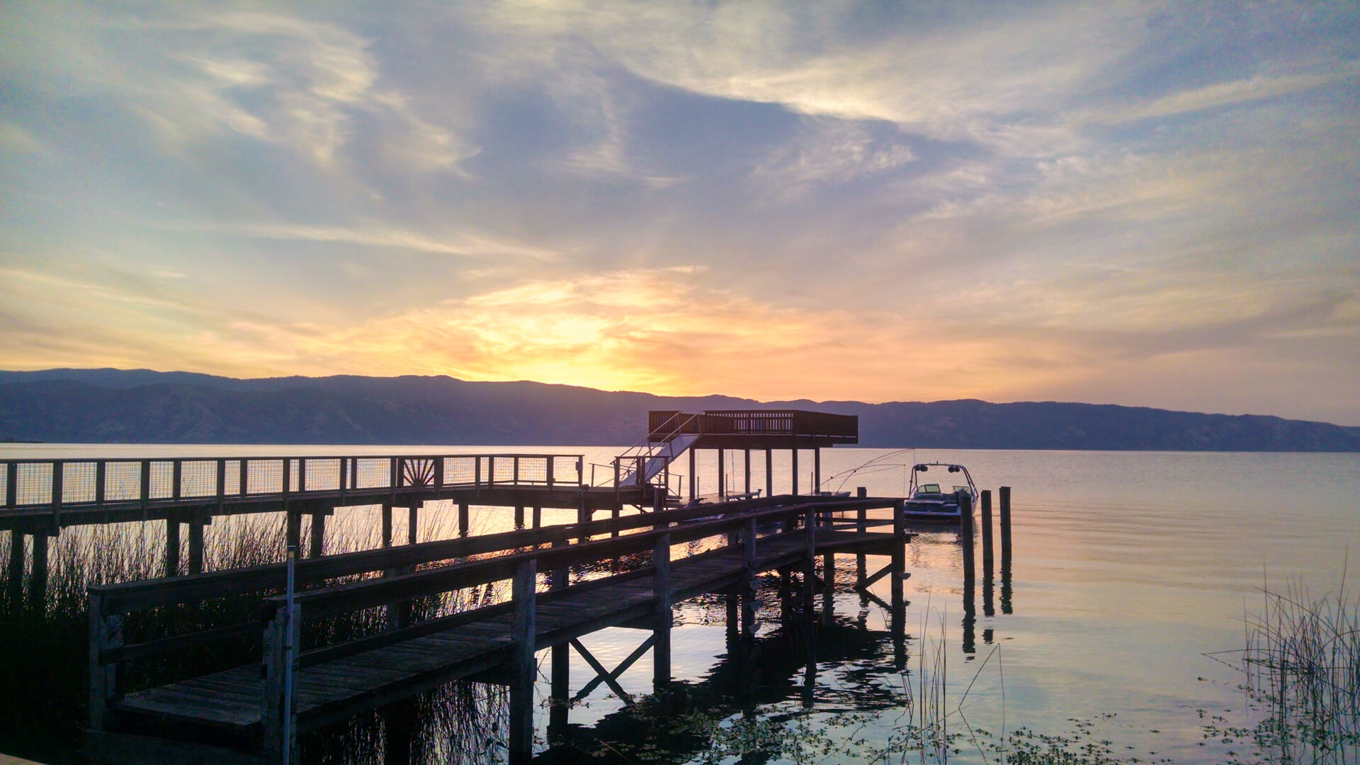 5 lake towns where you can retire on $2,500 a month