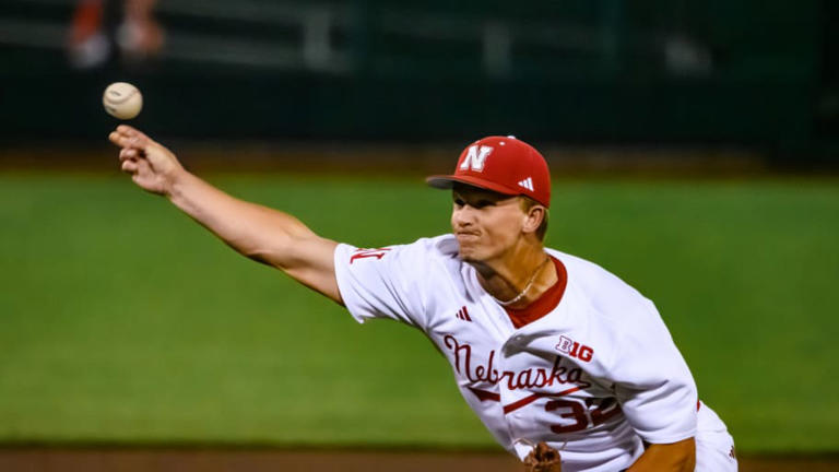 Nebraska Pitcher Tucker Timmerman Took a 104 MPH Hit to the Face ...