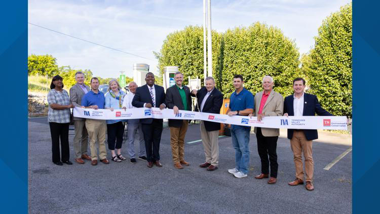 Fayetteville Public Utilities unveils electric vehicle charging stations Fayetteville Public Utilities unveils electric vehicle charging stations