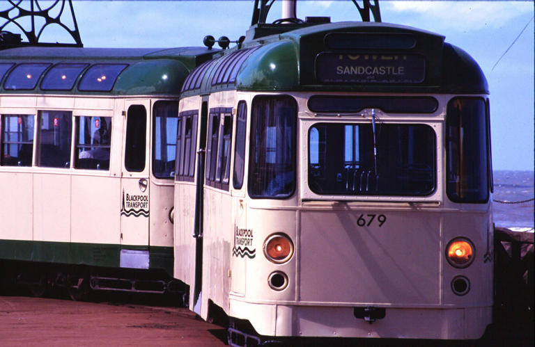 31 nostalgic pictures of Blackpool trams in old times which evoke so ...