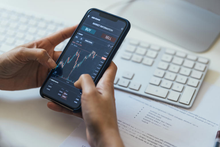 Snowflake Stock Analysis: Here's What Investors Should Know Snowflake Stock Analysis: Here's What Investors Should Know
