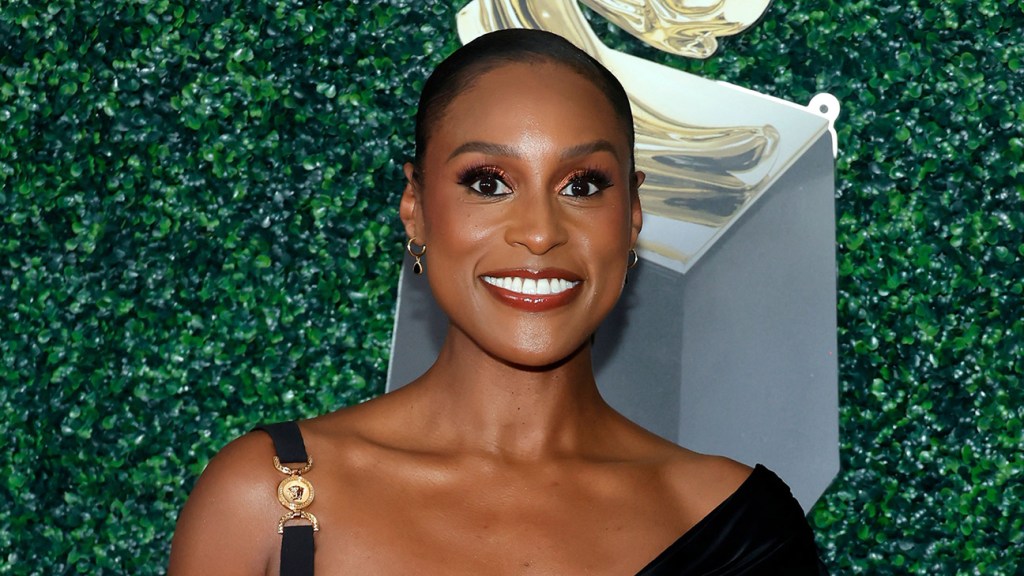 Issa Rae Says ‘Insecure' Fans Still Ask for Series Finale Reshoot ...
