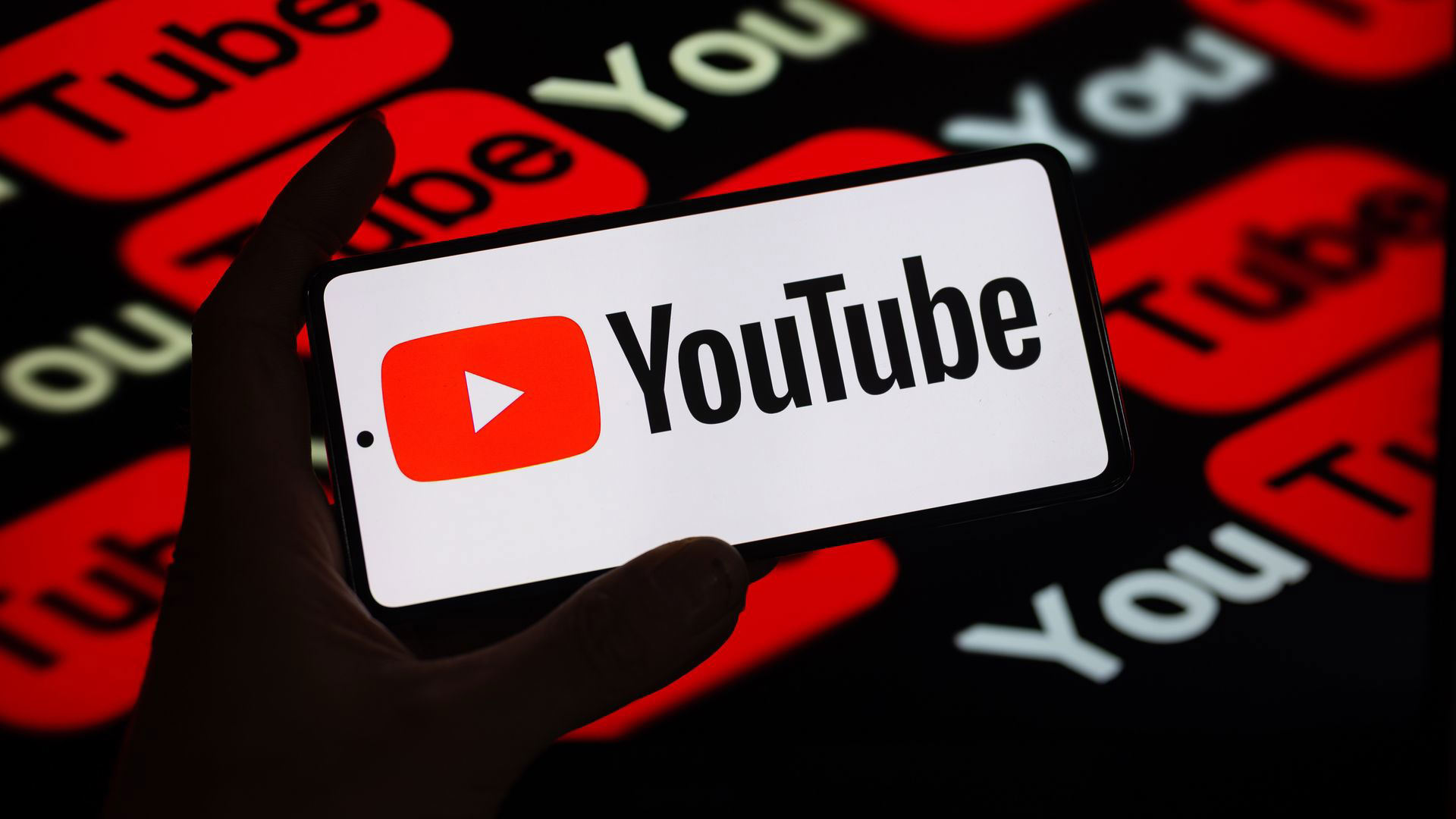 Worrying YouTube security flaw exposed billions of user emails Worrying YouTube security flaw exposed billions of user emails