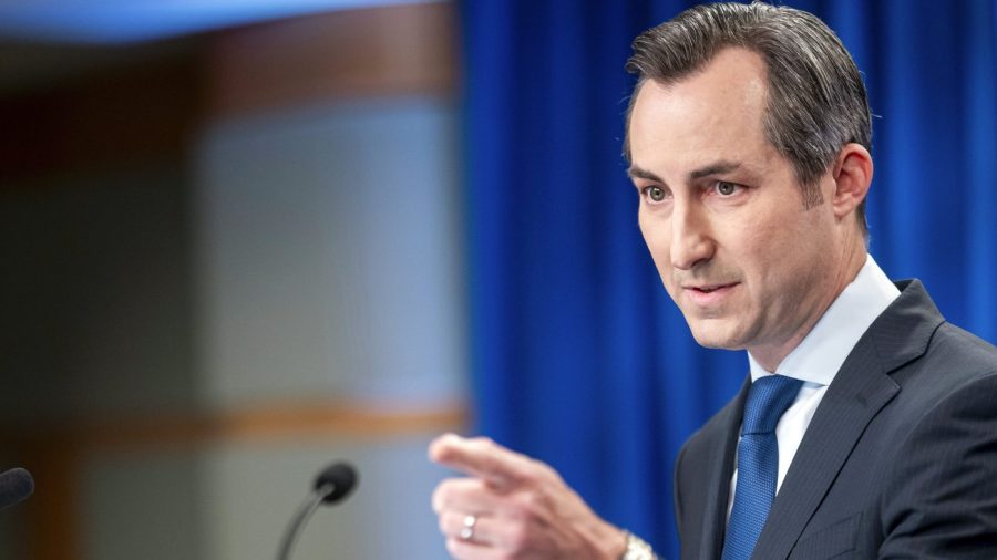 Former Obama DOJ official calls for FBI investigation into war plans ...