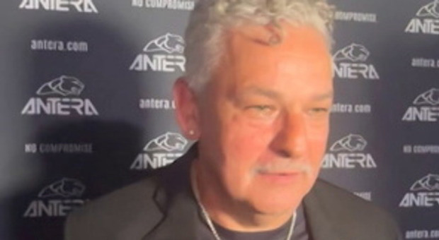 Roberto Baggio rapinato nella sua villa: l'ex campione picchiato e ... Roberto Baggio rapinato nella sua villa: l'ex campione picchiato e ...