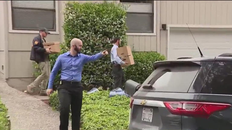 FBI raids Oakland Mayor Sheng Thao's home FBI raids Oakland Mayor Sheng Thao's home