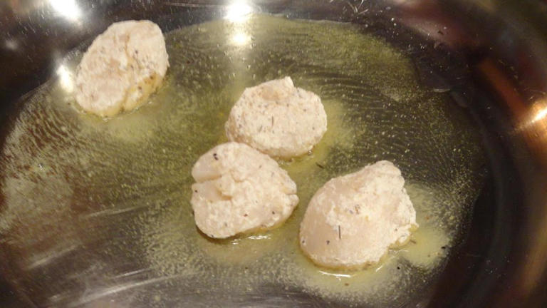 The herbs and seasoning in the breading of this scallop recipe add so ...