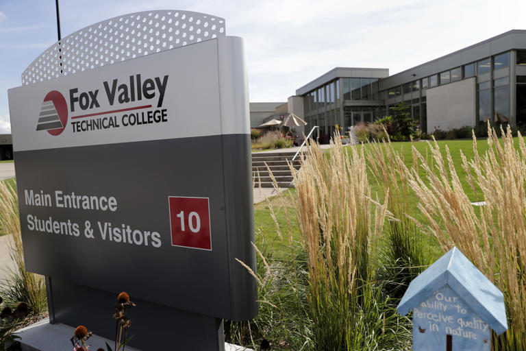 'Collaborate, not compete': Fox Valley Tech signs credit transfer agreement with UWSP